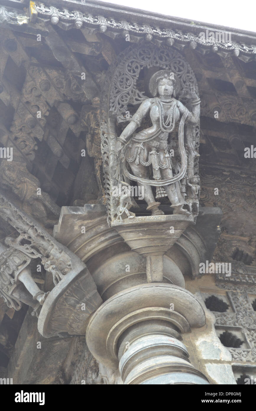 Belur Chennakesava temple - Pillars and sculptures - celestial maidens ...