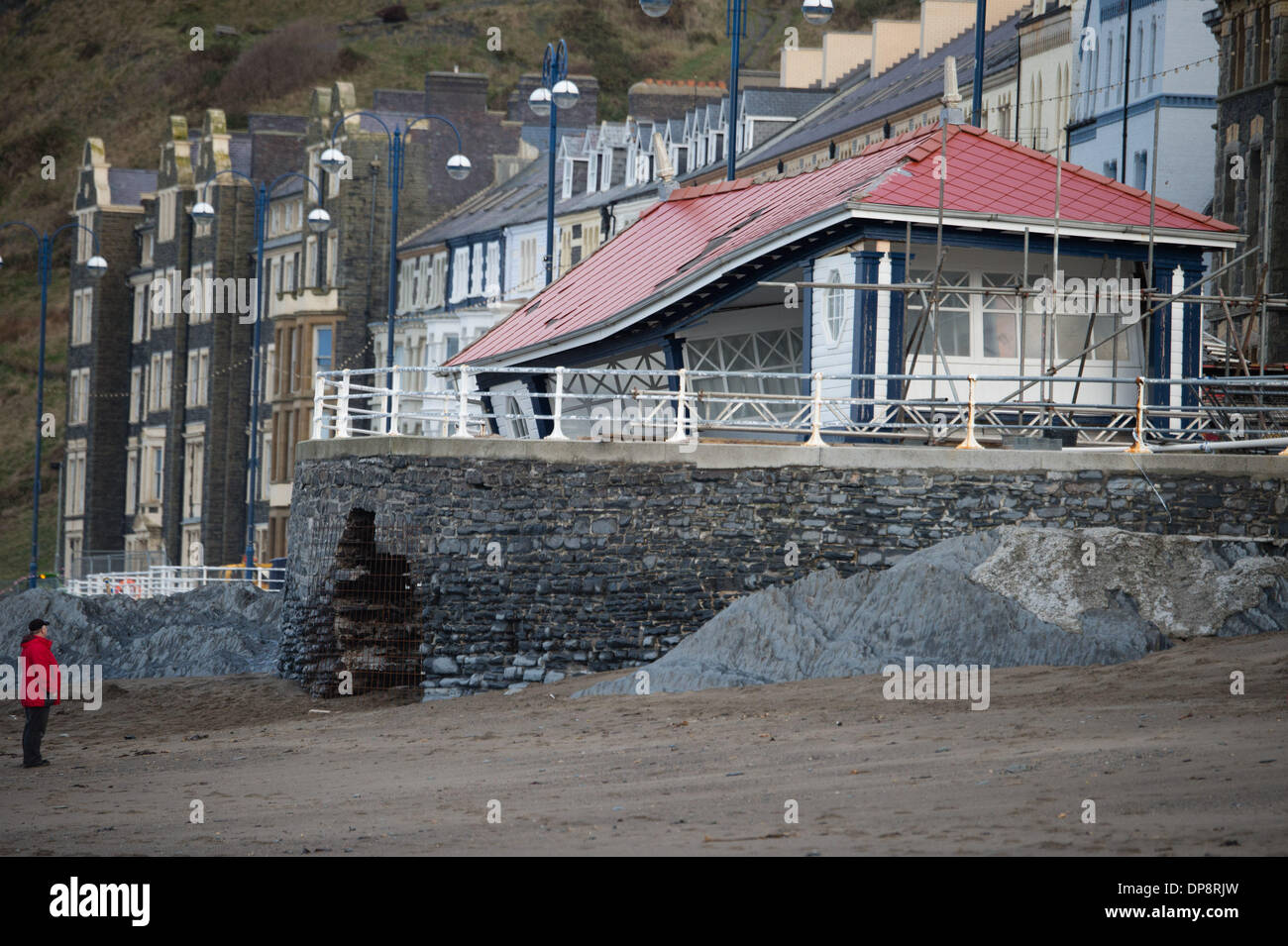Clean up before storm hi-res stock photography and images - Alamy