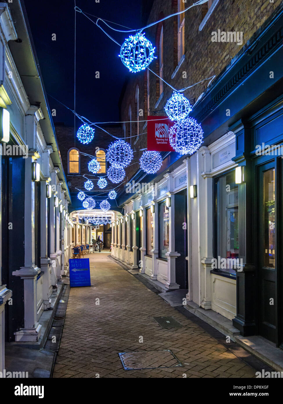 London Alley Night High Resolution Stock Photography and Images - Alamy