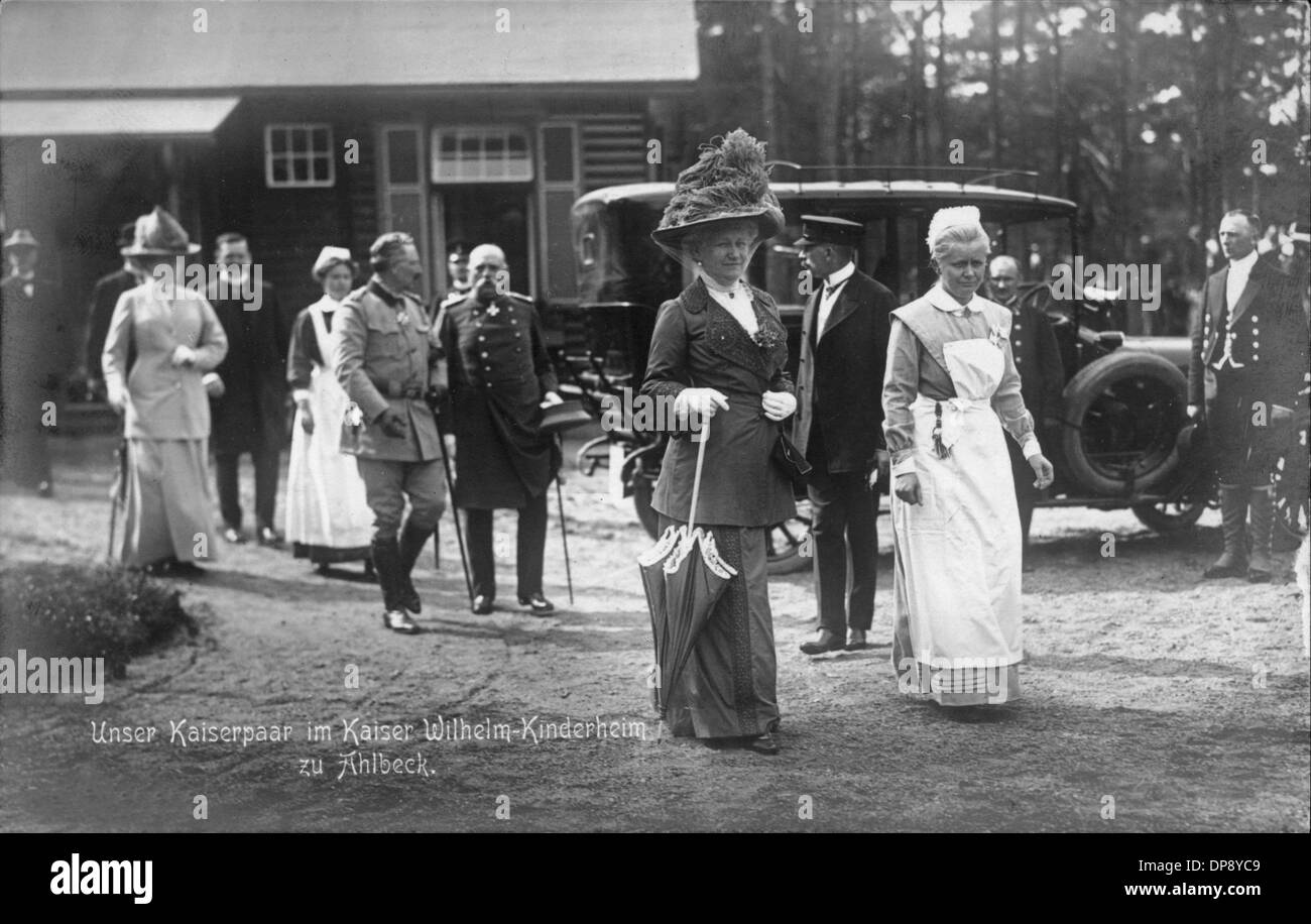 The historical black-and-white photograph from 1913 shows the German ...