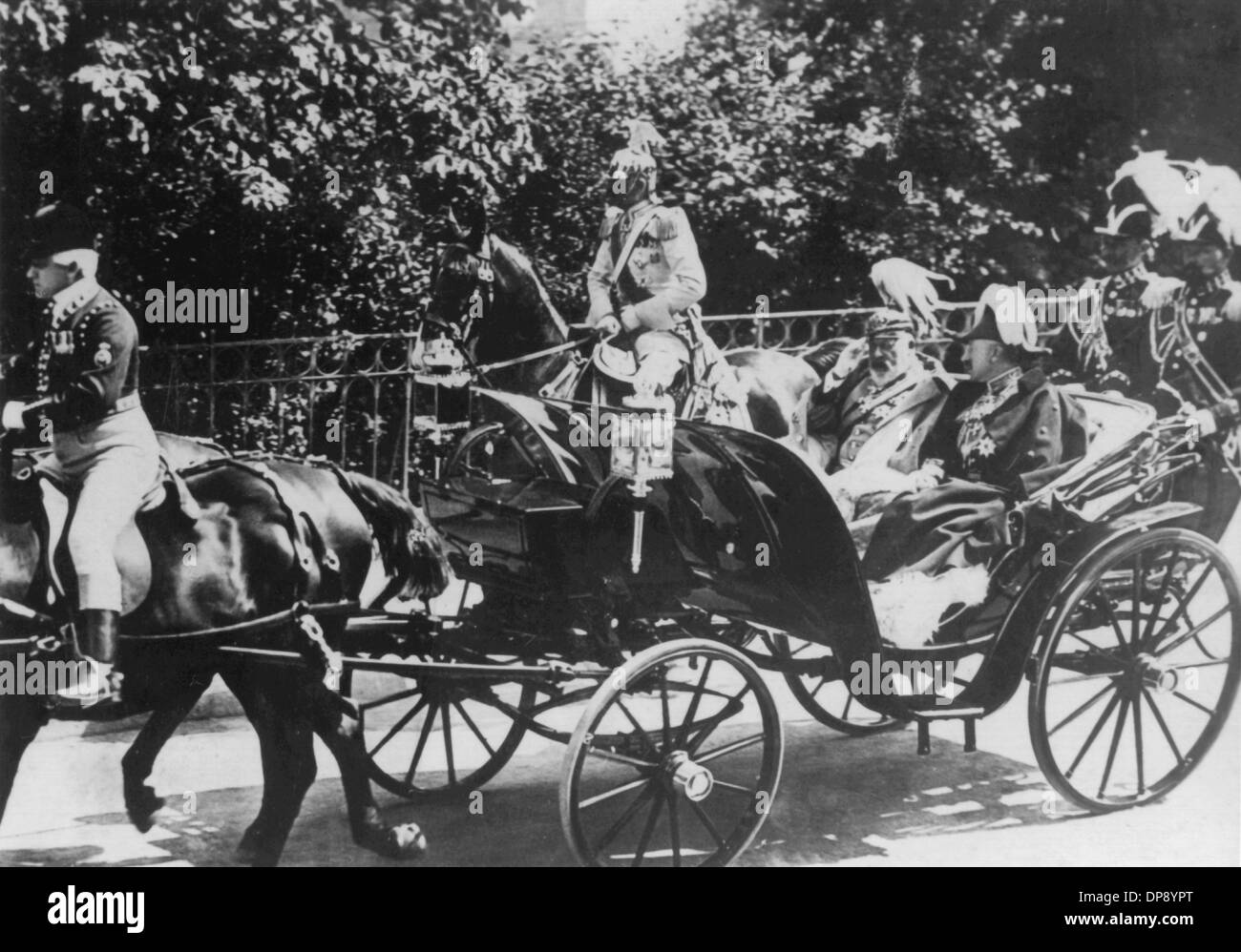 Emperor Wilhelm II. (r) and his guest, British King Edward VII. (l ...