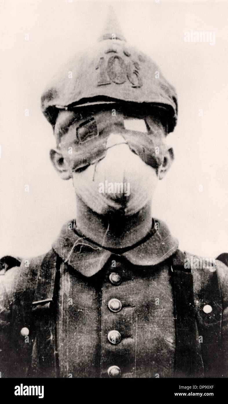 A German soldier with an improvised gas mask in 1915. Fotoarchiv für ...