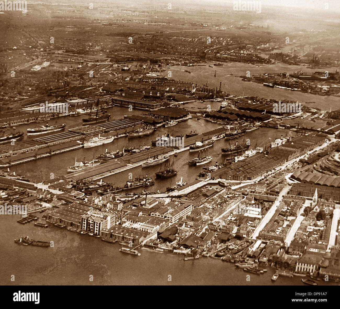 London aerial view of West India Dock in the 1920s Stock Photo - Alamy
