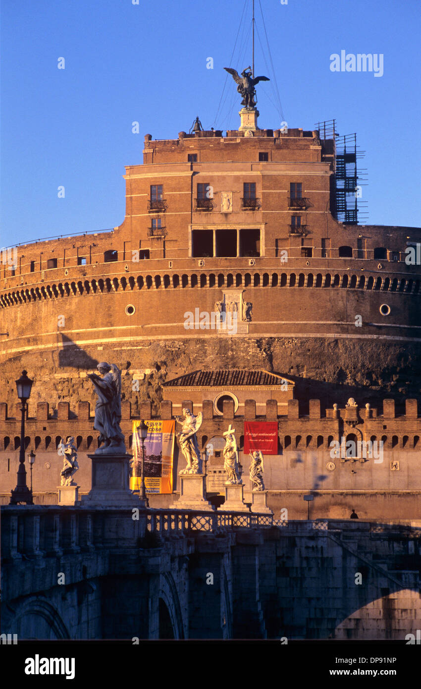 Rome Castel Sant'Angelo 14th century fortification on top of 139 AD ...