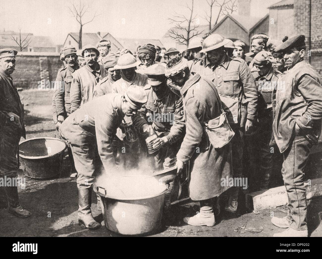 German field kitchen hi-res stock photography and images - Alamy