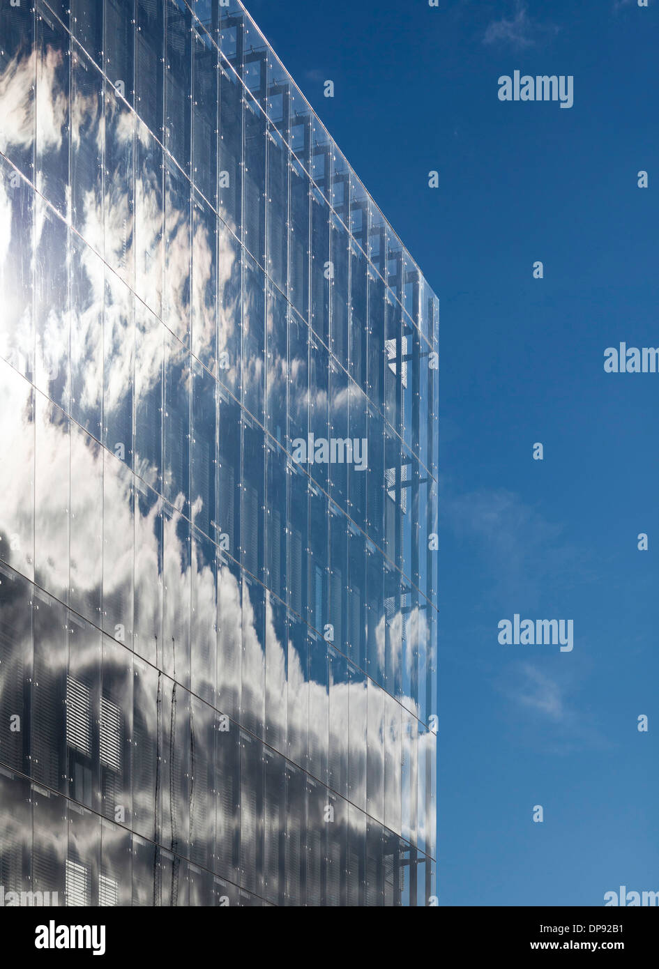 Double skin facades hi-res stock photography and images - Alamy