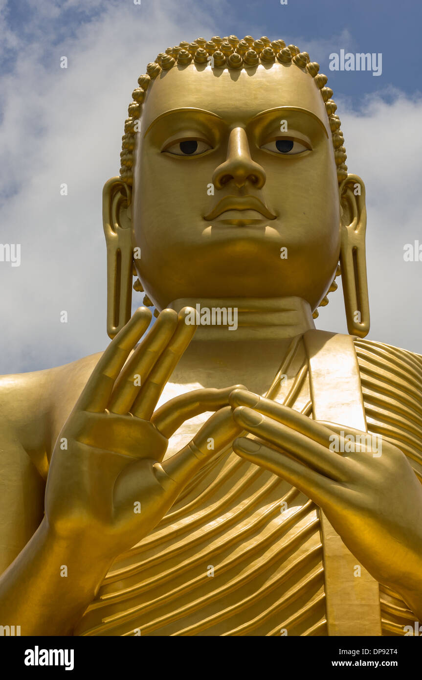 Dhamma chakka hi-res stock photography and images - Alamy