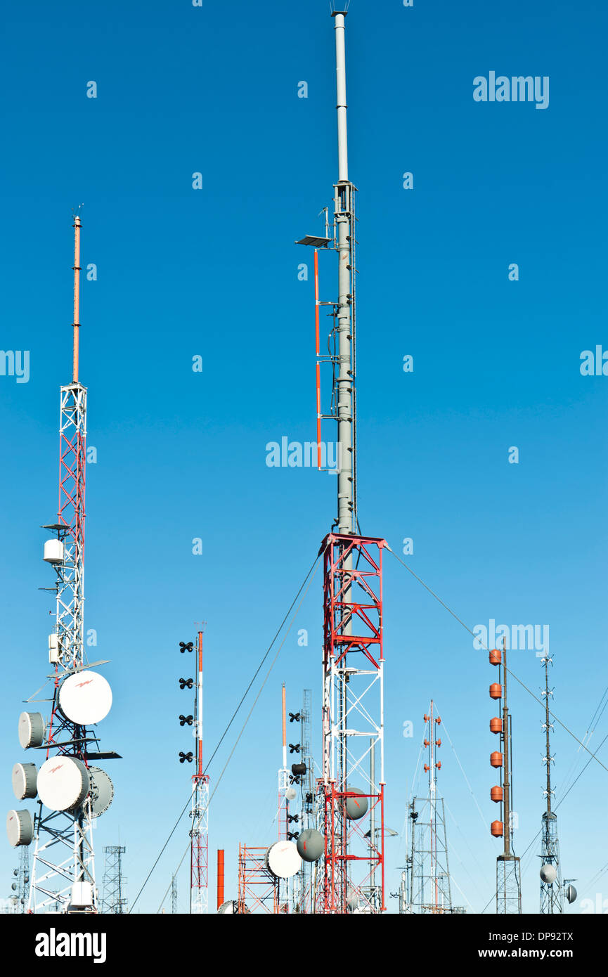 Transmission masts hi-res stock photography and images - Alamy