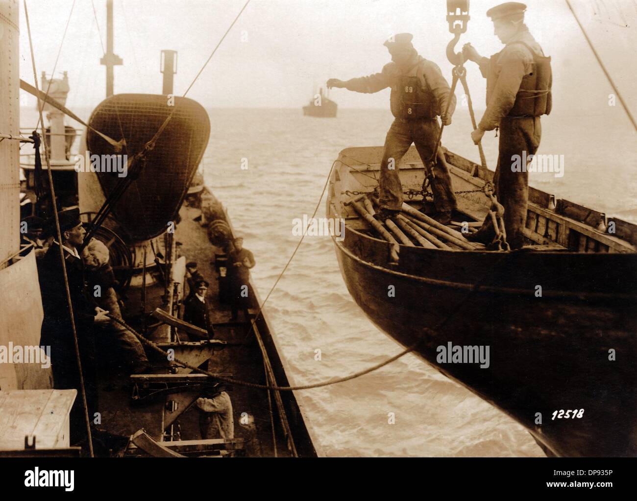 Drawing in the ship's boat of a German mine sweeper of the mine sweeper ...
