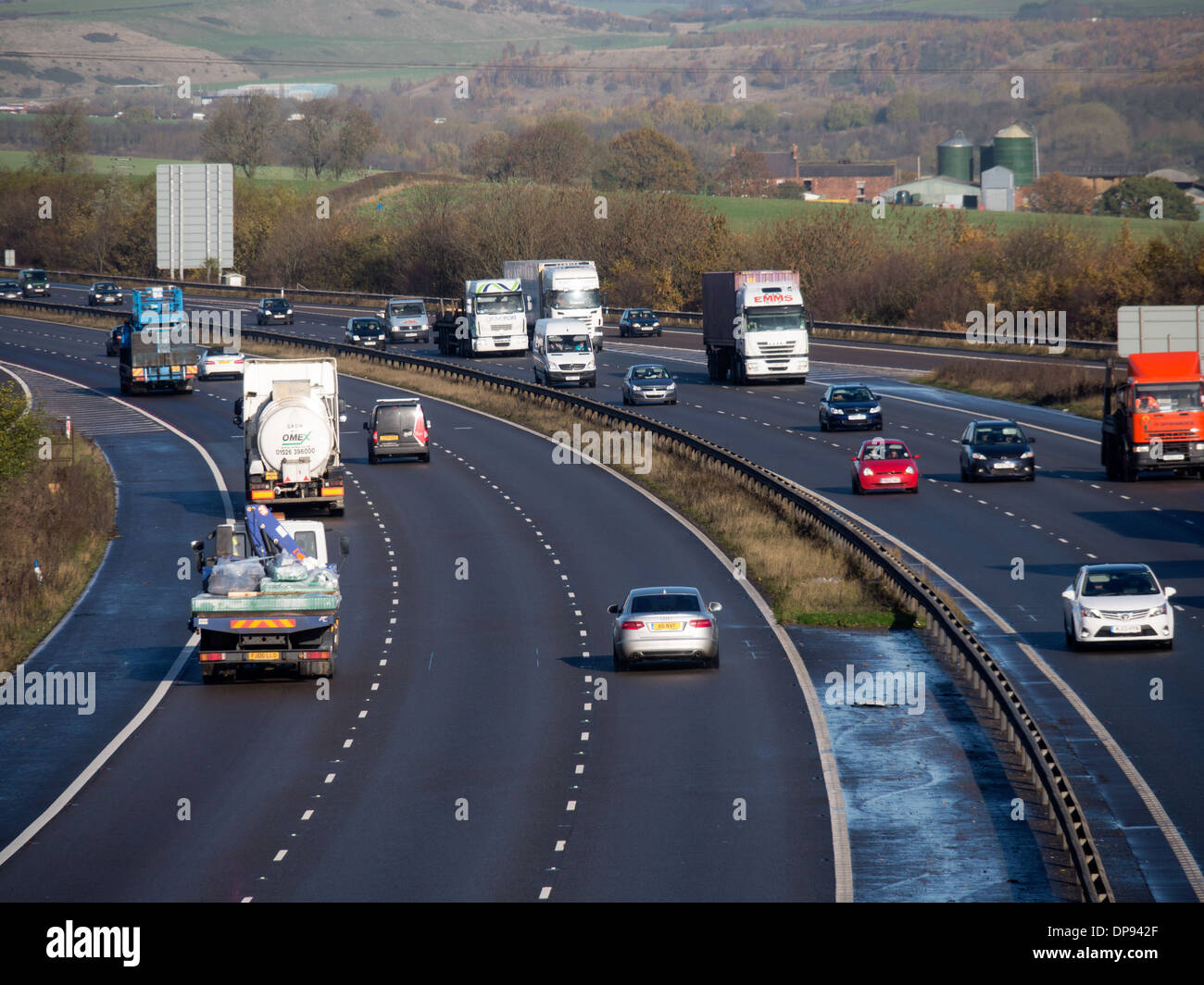 Junction 28 m1 motorway hi-res stock photography and images - Alamy