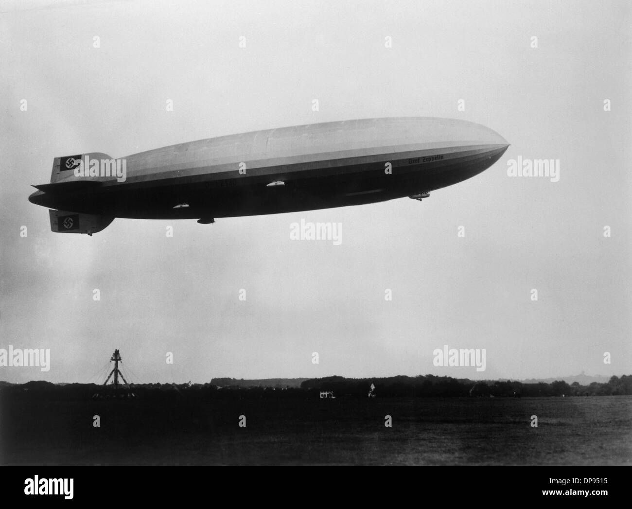 Zeppelin Black and White Stock Photos & Images - Alamy