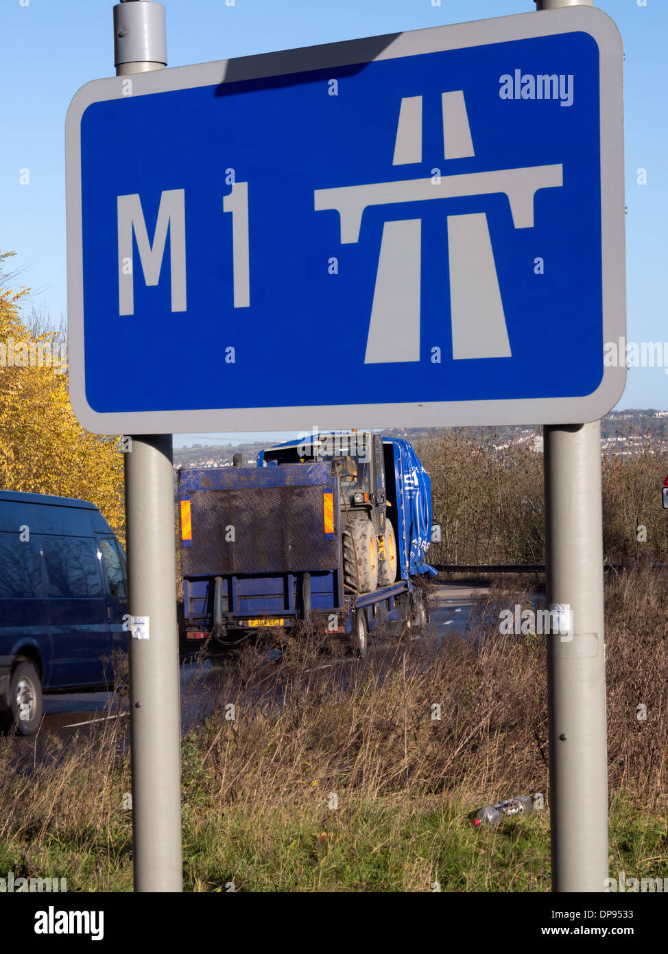 Junction 28 m1 motorway hi-res stock photography and images - Alamy