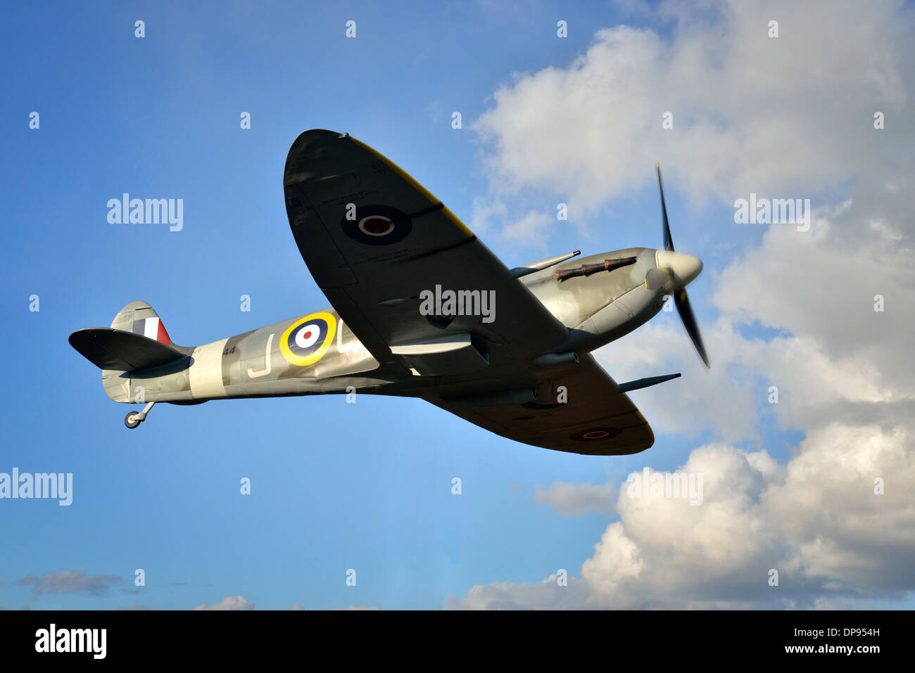 spitfire, airplane, flying, world war, blue sky Stock Photo - Alamy