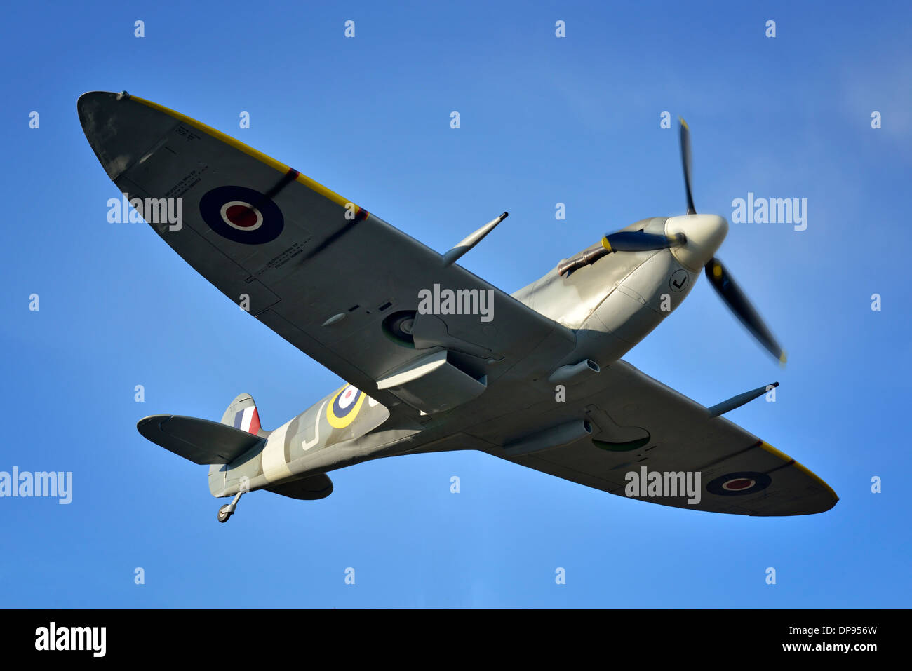 Spitfire and dogfight hi-res stock photography and images - Alamy