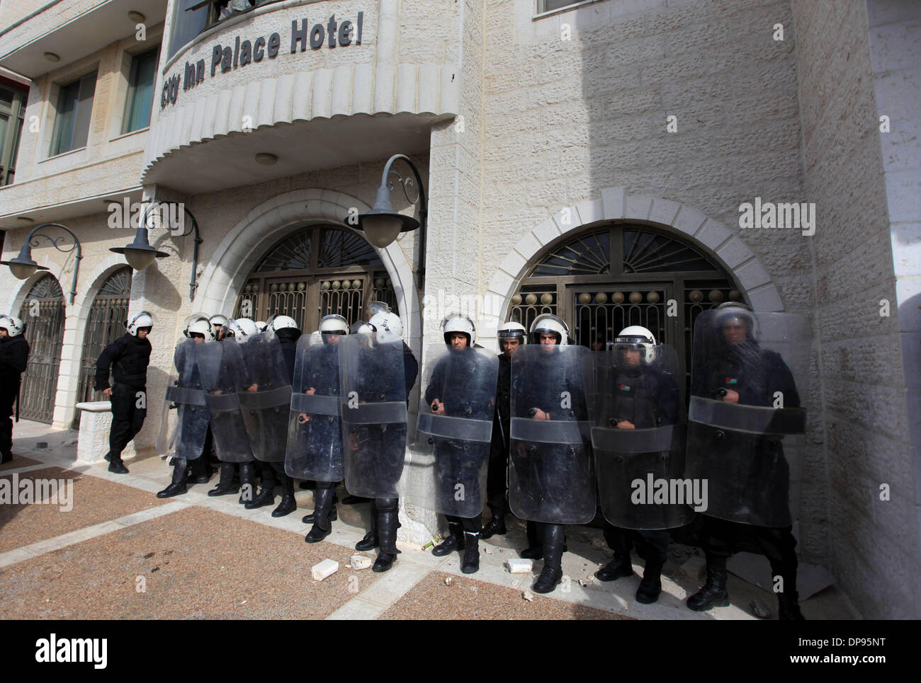 Ramallah, West Bank, Palestinian Territory. 9th Jan, 2014. Riot police ...