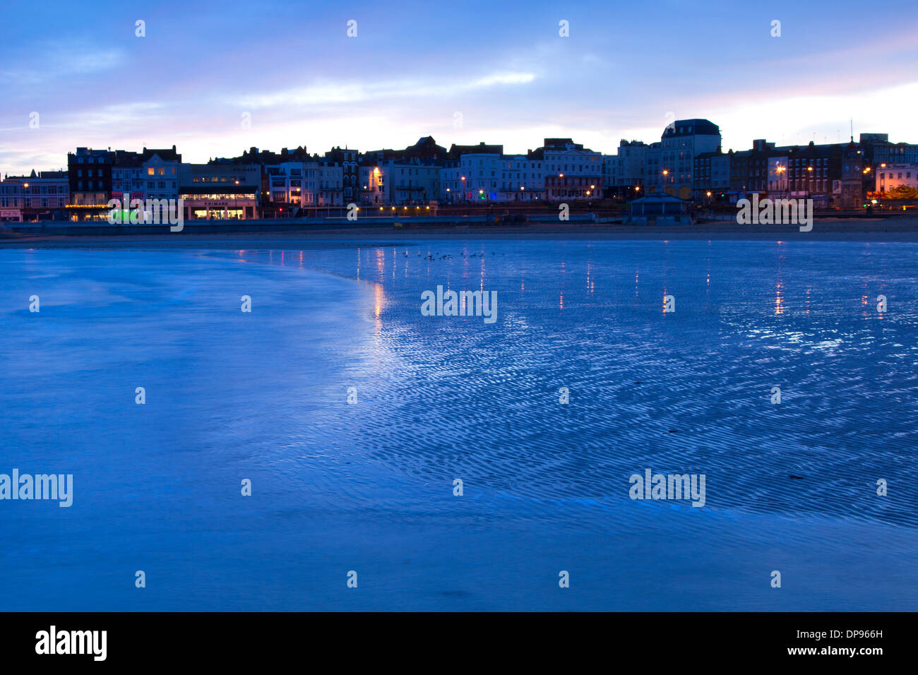 Sunrise at margate beach hi-res stock photography and images - Alamy