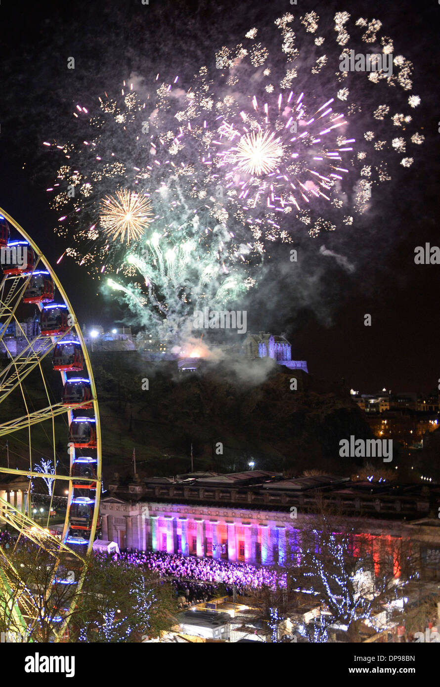 Hogmanay celebrations hi-res stock photography and images - Alamy