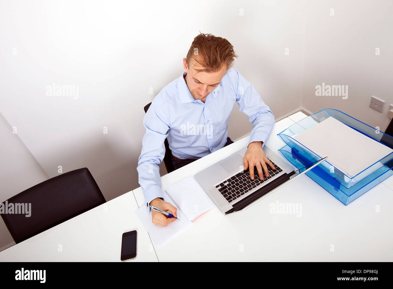 Person taking notes hi-res stock photography and images - Alamy