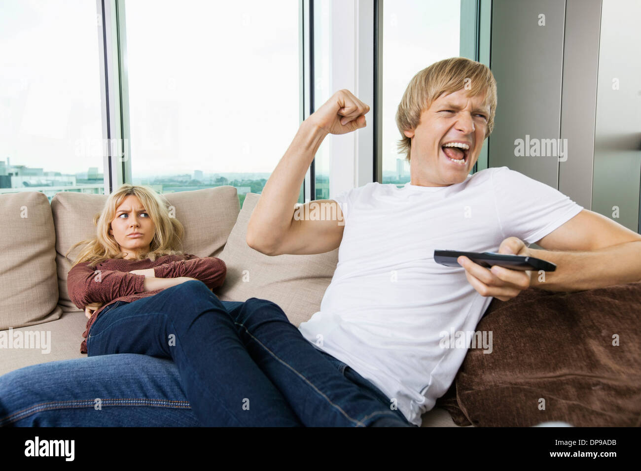 Man staring woman hi-res stock photography and images - Alamy