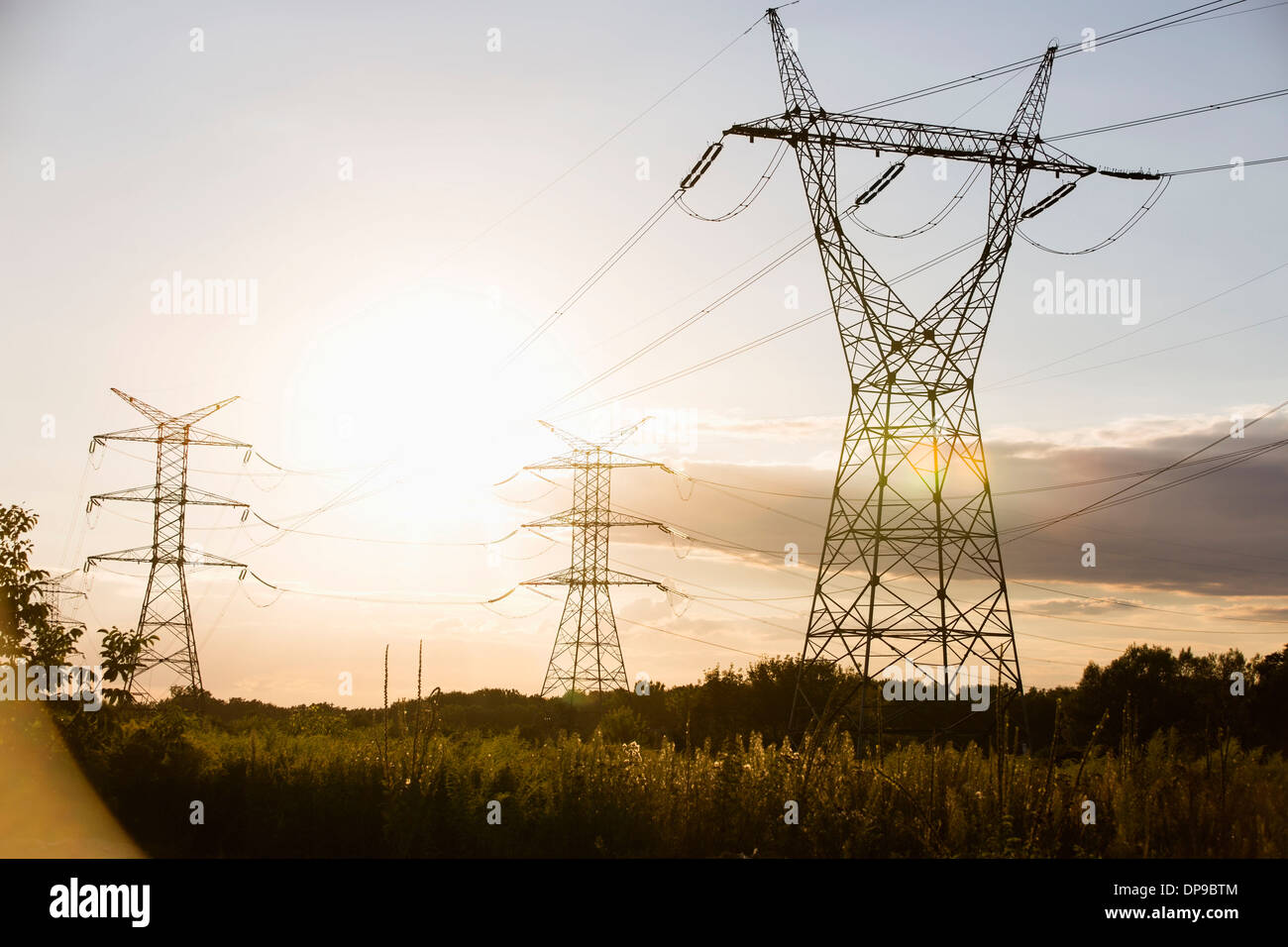 Electric power lines hi-res stock photography and images - Alamy