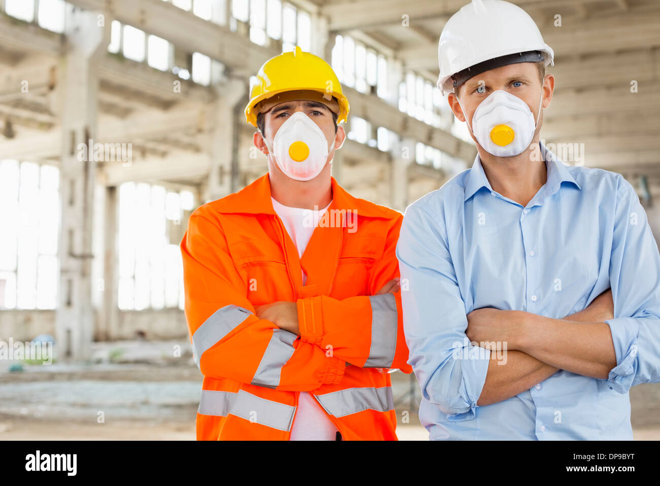 Male construction workers hi-res stock photography and images - Alamy