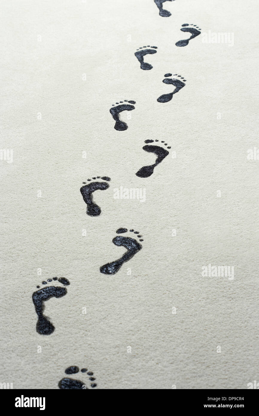 Footprints at sand hi-res stock photography and images - Alamy
