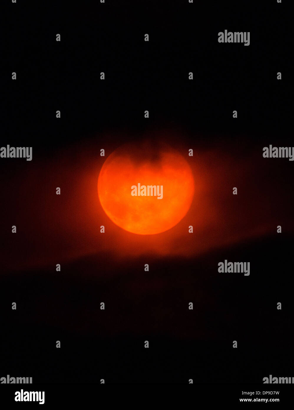 Fire from the heavens hi-res stock photography and images - Alamy