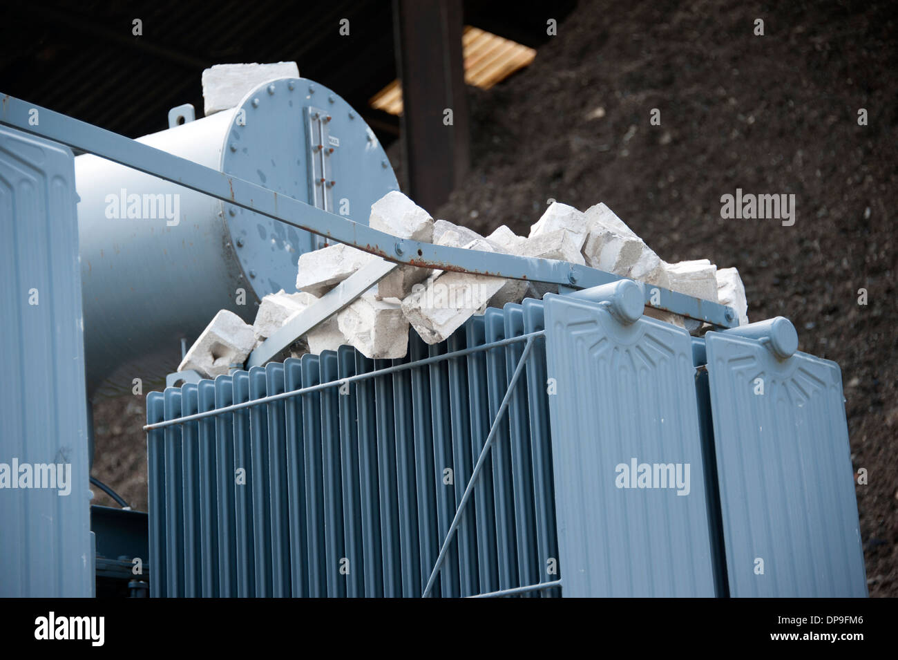 Structural collapse hi-res stock photography and images - Alamy