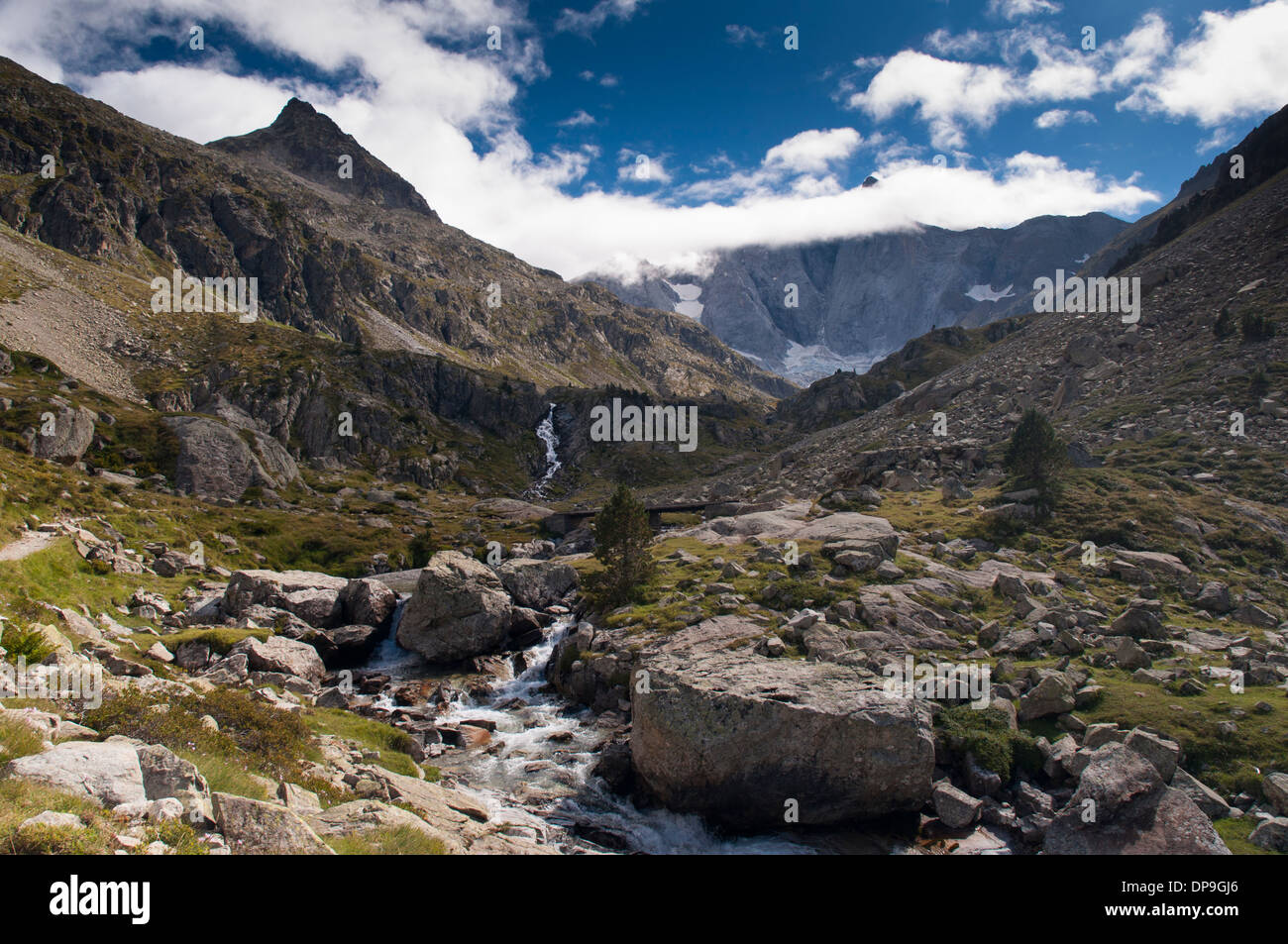 Vignemale hi-res stock photography and images - Alamy