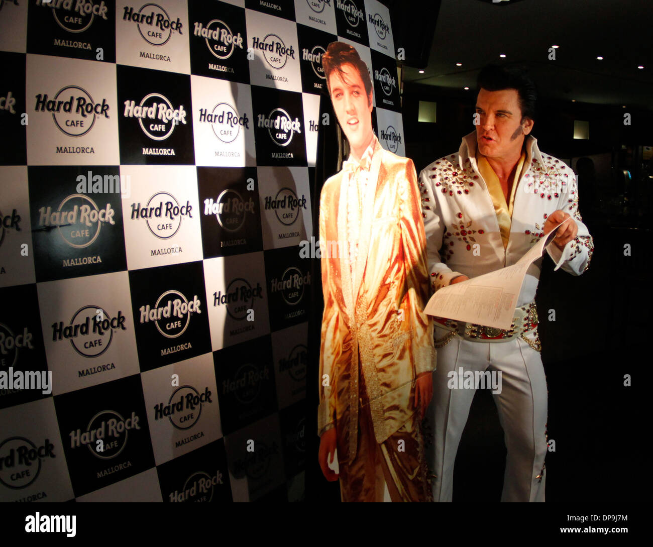 Elvis impersonator hi-res stock photography and images - Alamy