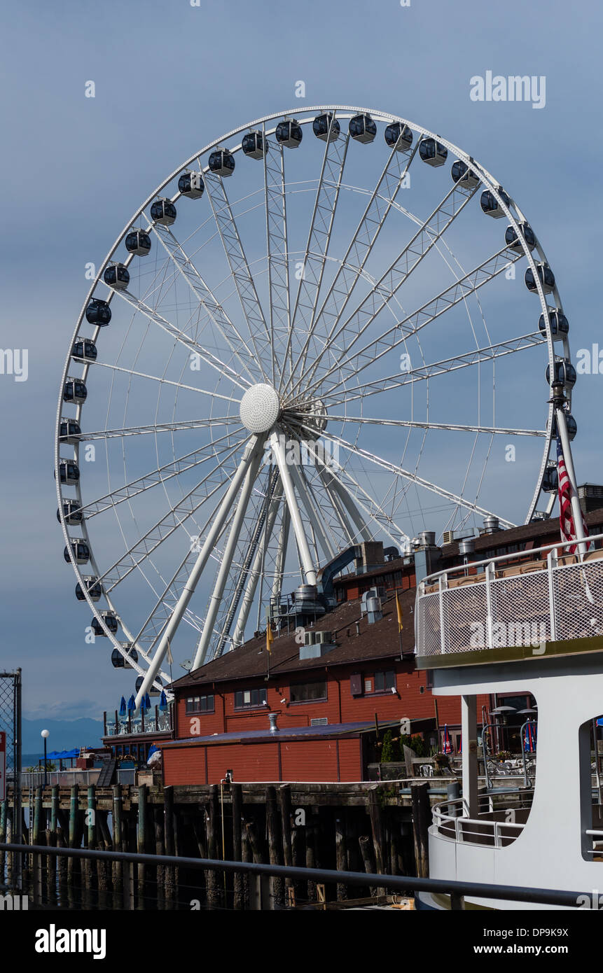 Seattle Great Wheel ferris wheel on the pier Port of Seattle. Seattle ...