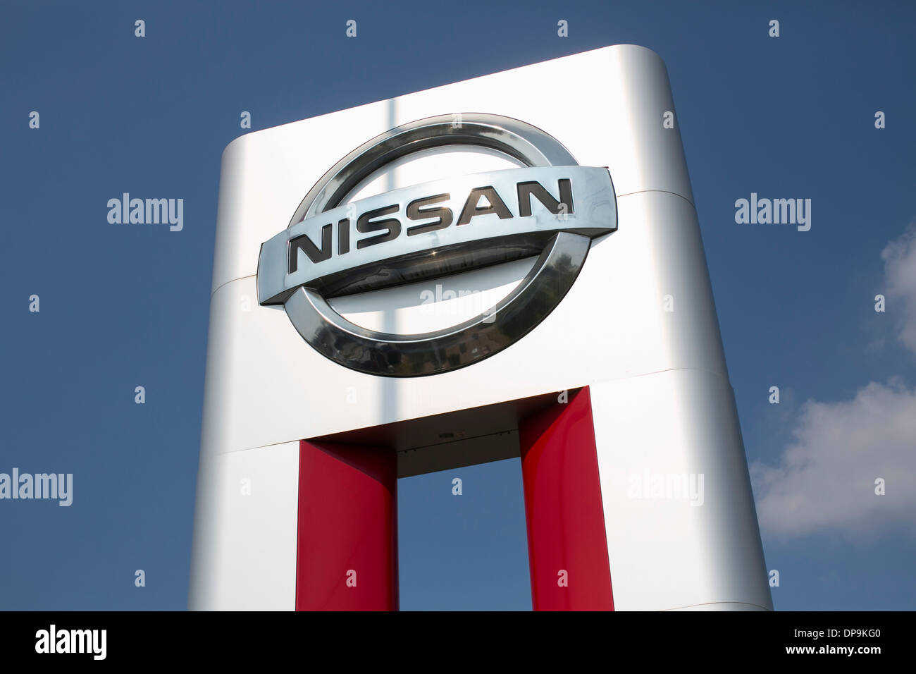 Nissan logo dealership sign hi-res stock photography and images - Alamy