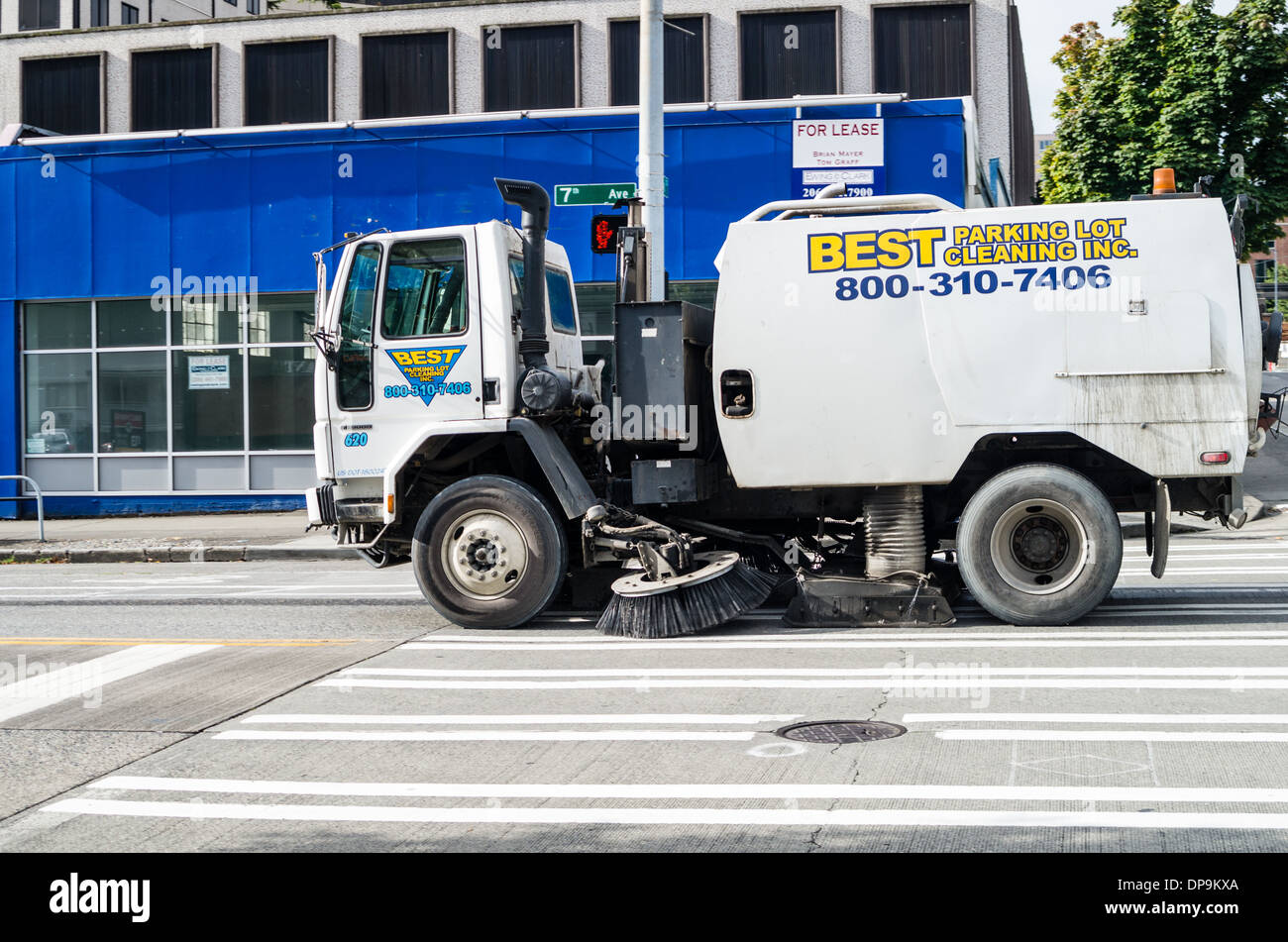 Road sweeper lorry hi-res stock photography and images - Alamy