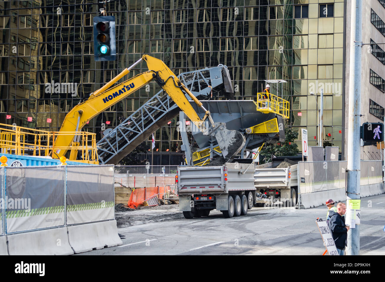 Construction downtown seattle building hi-res stock photography and ...