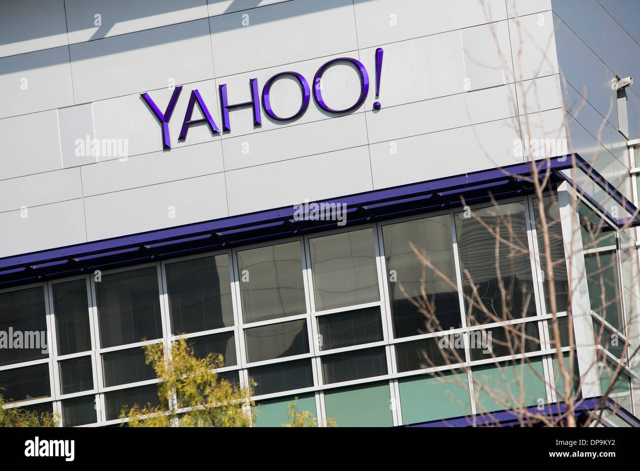 The headquarters of Yahoo in Sunnyvale, California Stock Photo - Alamy