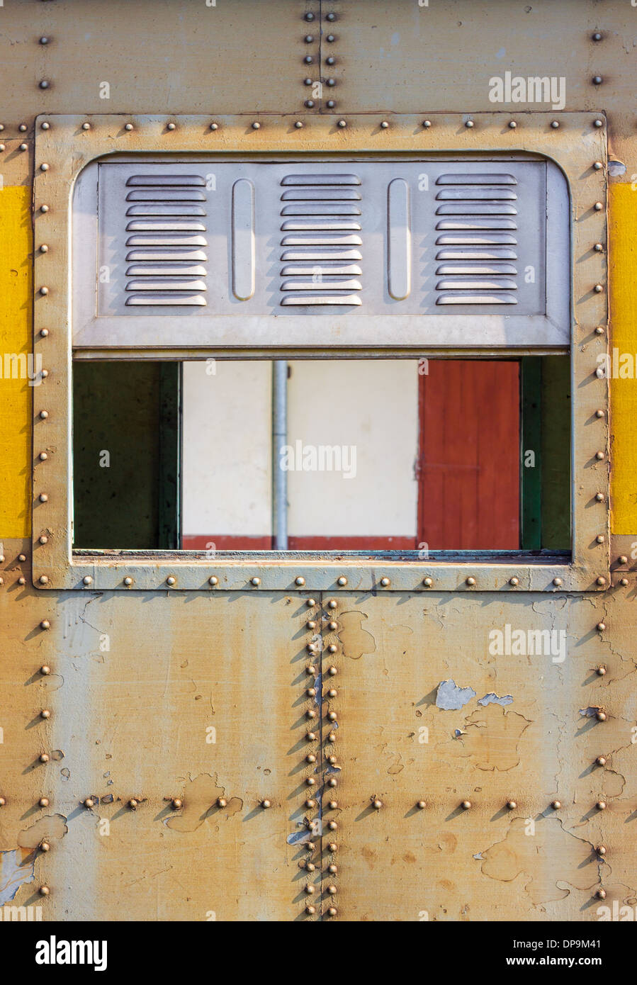 Dirty old train hi-res stock photography and images - Alamy