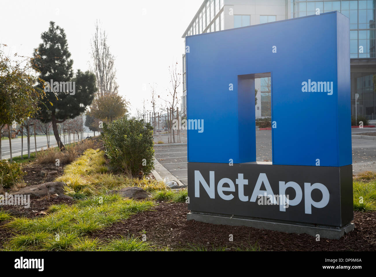 Netapp logo hi-res stock photography and images - Alamy
