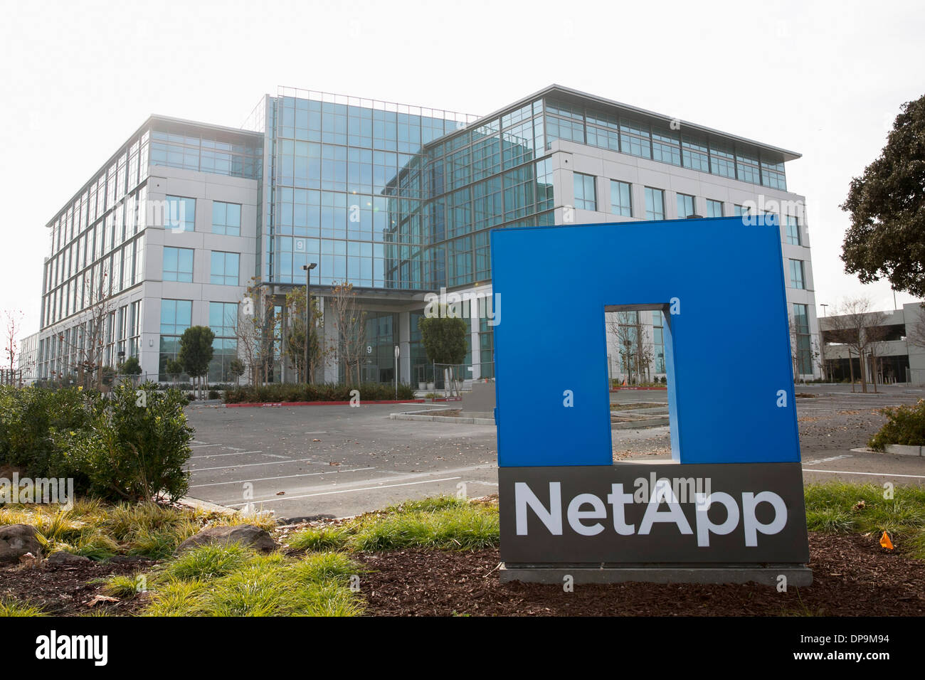 The headquarters campus of NetApp in Sunnyvale, California Stock Photo ...