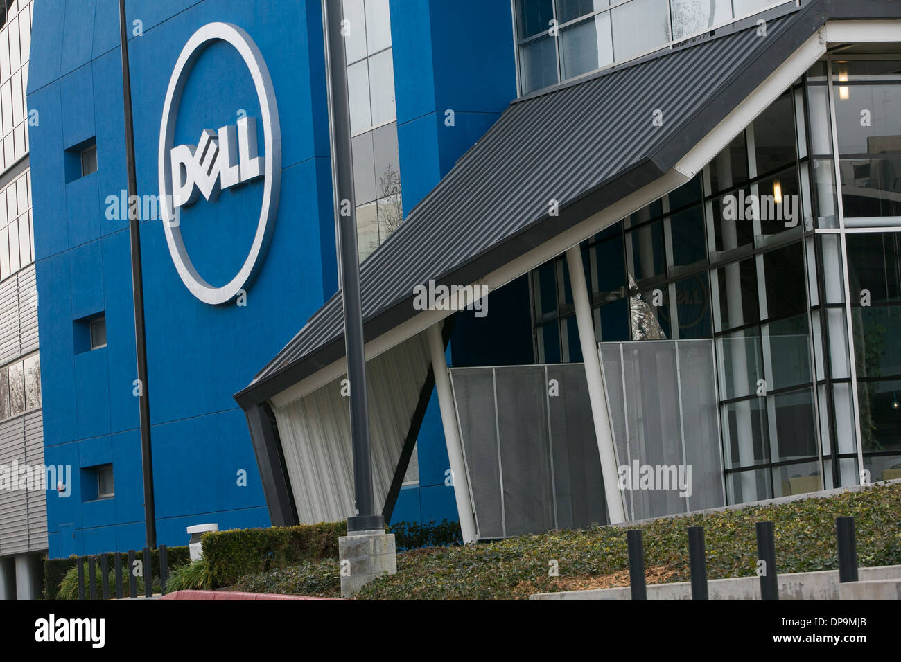 Dell computer logo hi-res stock photography and images - Alamy