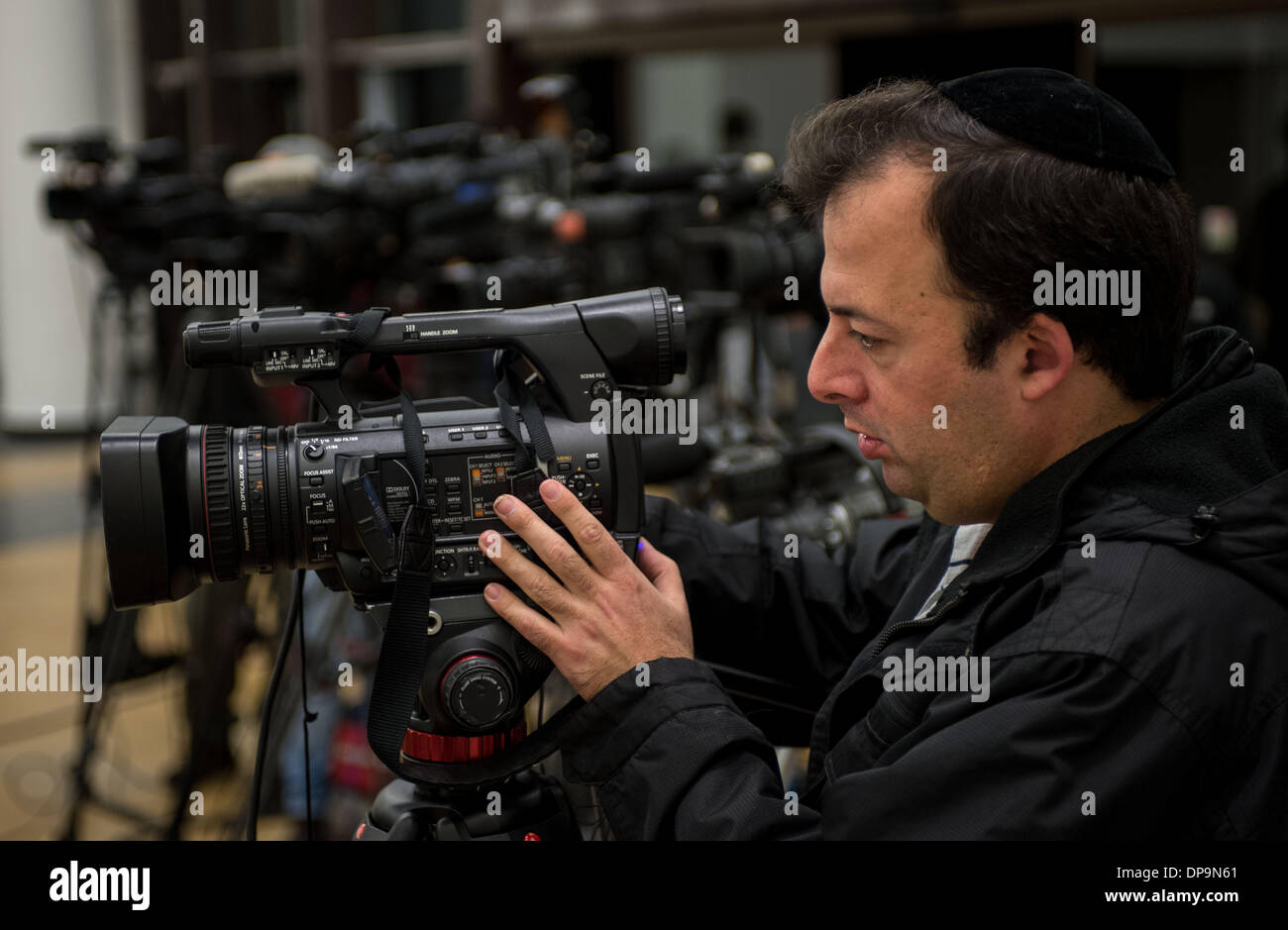 Hospital coma hi-res stock photography and images - Alamy