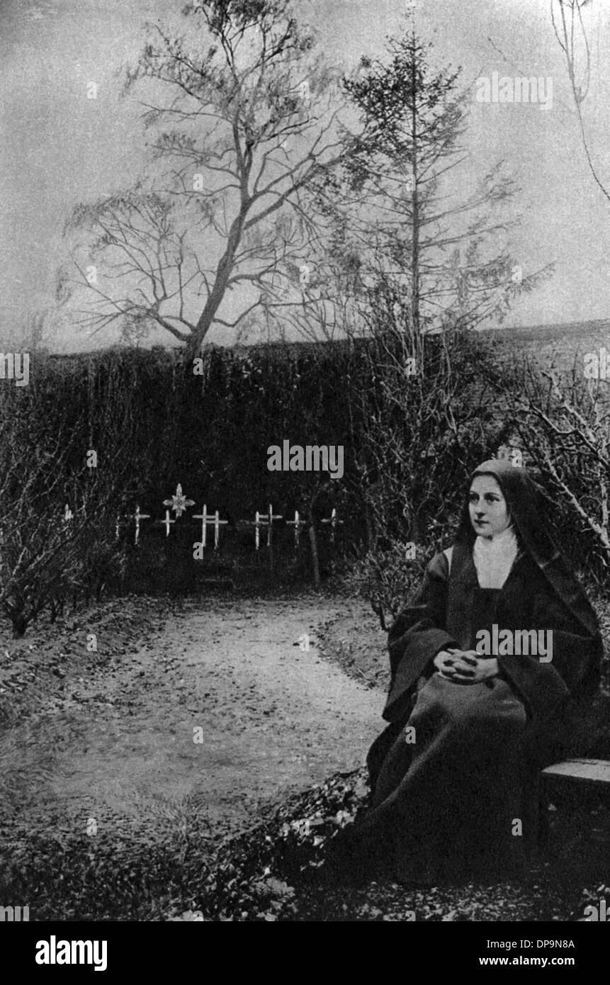 Saint therese of lisieux hi-res stock photography and images - Alamy