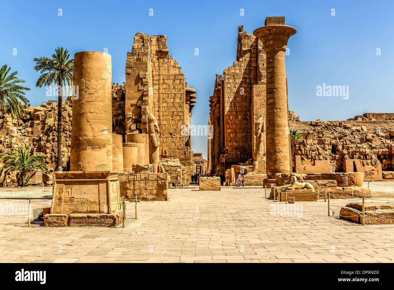 Karnak egypt trees hi-res stock photography and images - Alamy