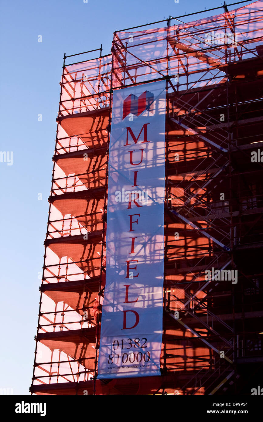 Sunlight reflecting through the safety netting around DC Thompson ...