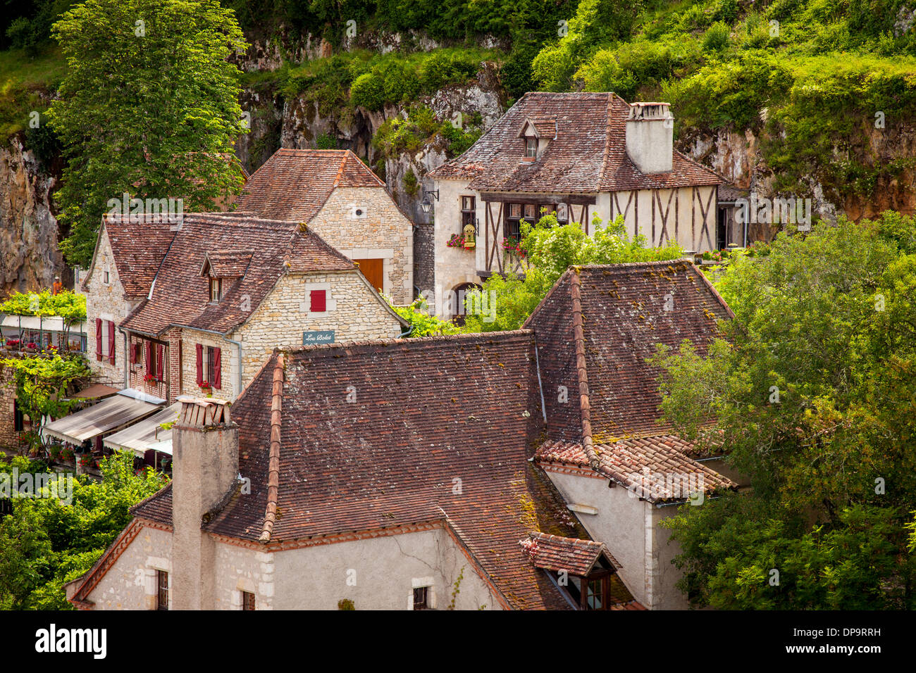 Saint cirq lapopie medieval village hi-res stock photography and images - Alamy