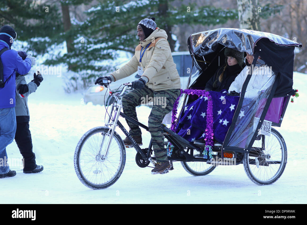 Pedicab, new york hi-res stock photography and images - Alamy