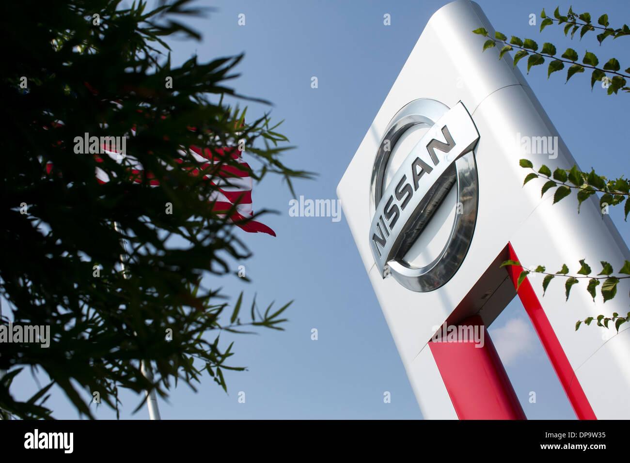 Nissan logo dealership sign hi-res stock photography and images - Alamy