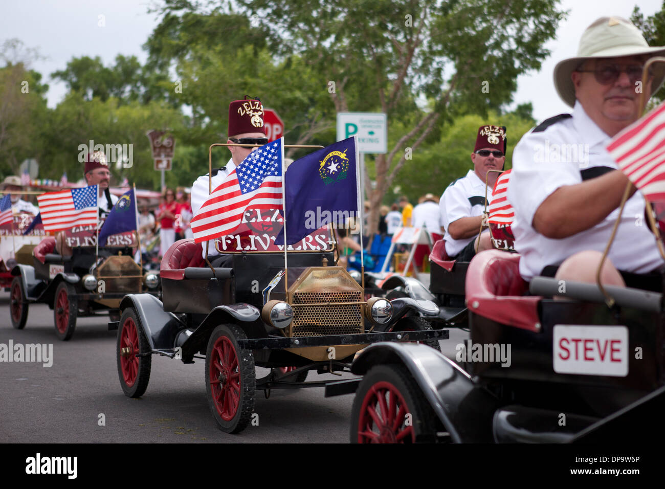 4th of july parade hi-res stock photography and images - Alamy
