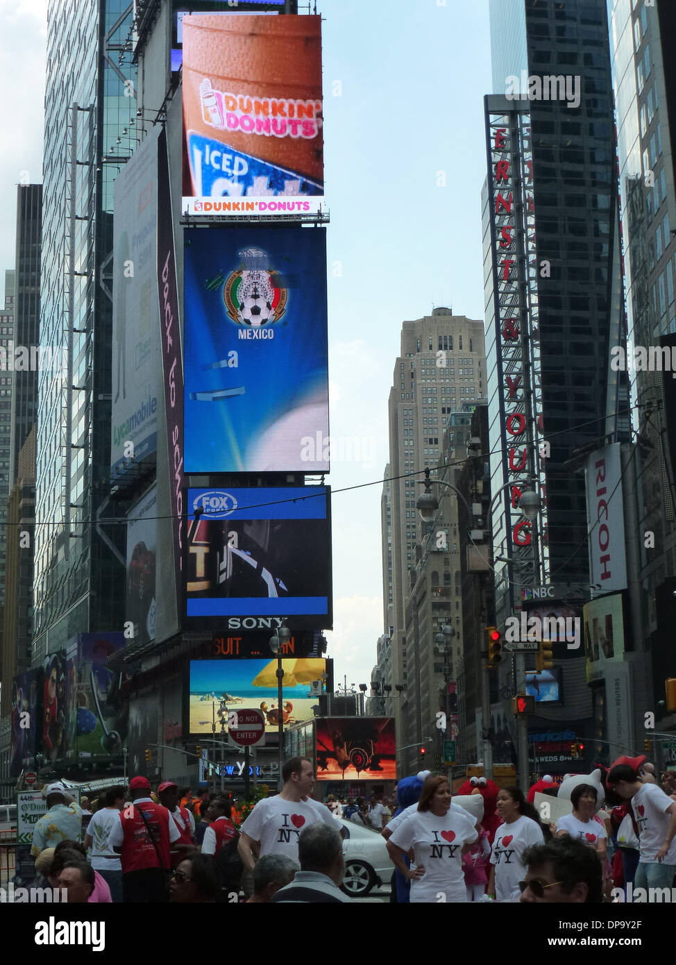 Manhattan, New York, USA. 17th Aug, 2013. Street scene at the Times ...