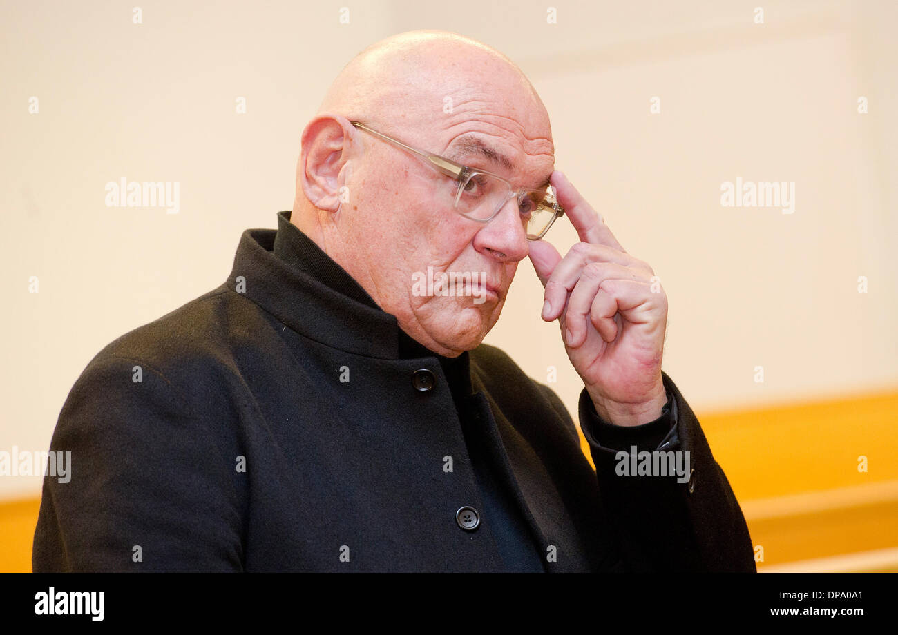 Hanover, Germany. 10th Jan, 2014. Co-defendant Manfred Schmidt arrives ...