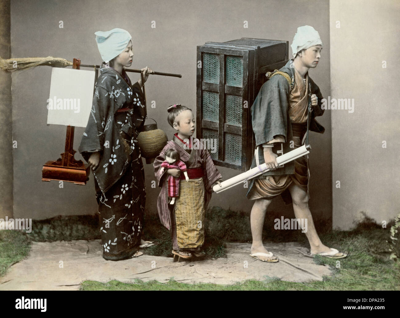 Japan family house hi-res stock photography and images - Alamy